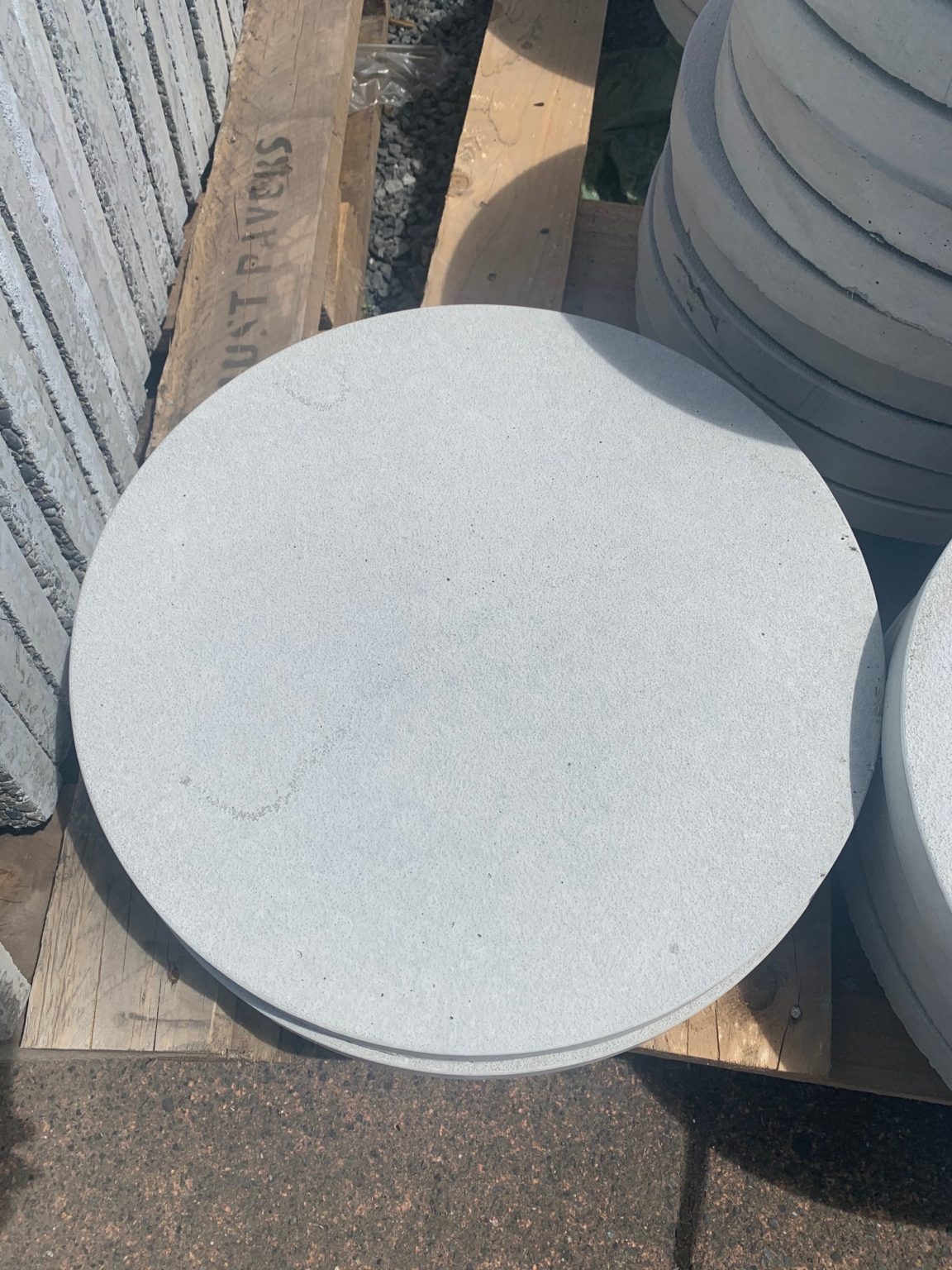 Plain Paver 400 Round - The Landscape Yard